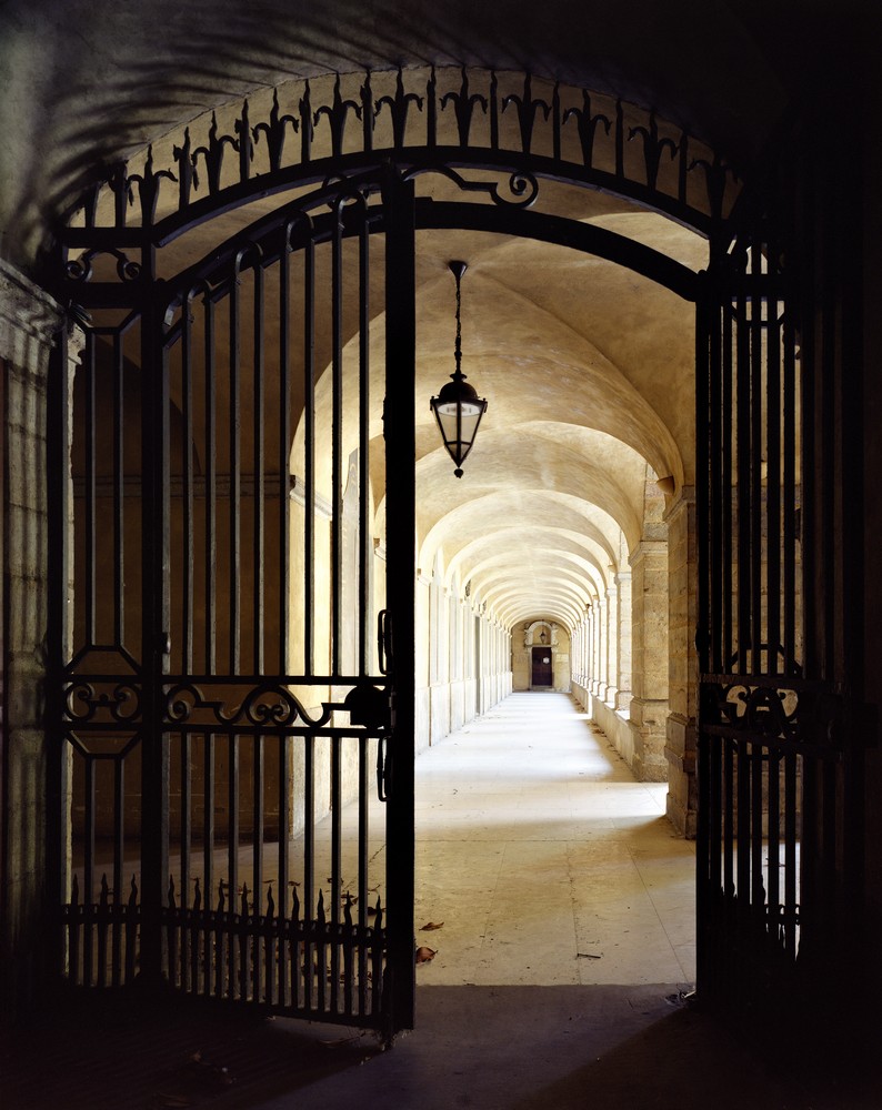 Yves Marchand, Romain Meffre: Hôtel-Dieu, Lyon - The Eye of Photography ...