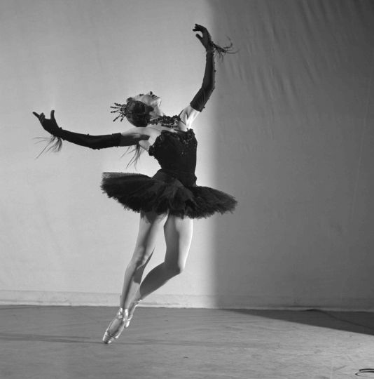 Willy Rizzo -Ode to Dance - The Eye of Photography Magazine