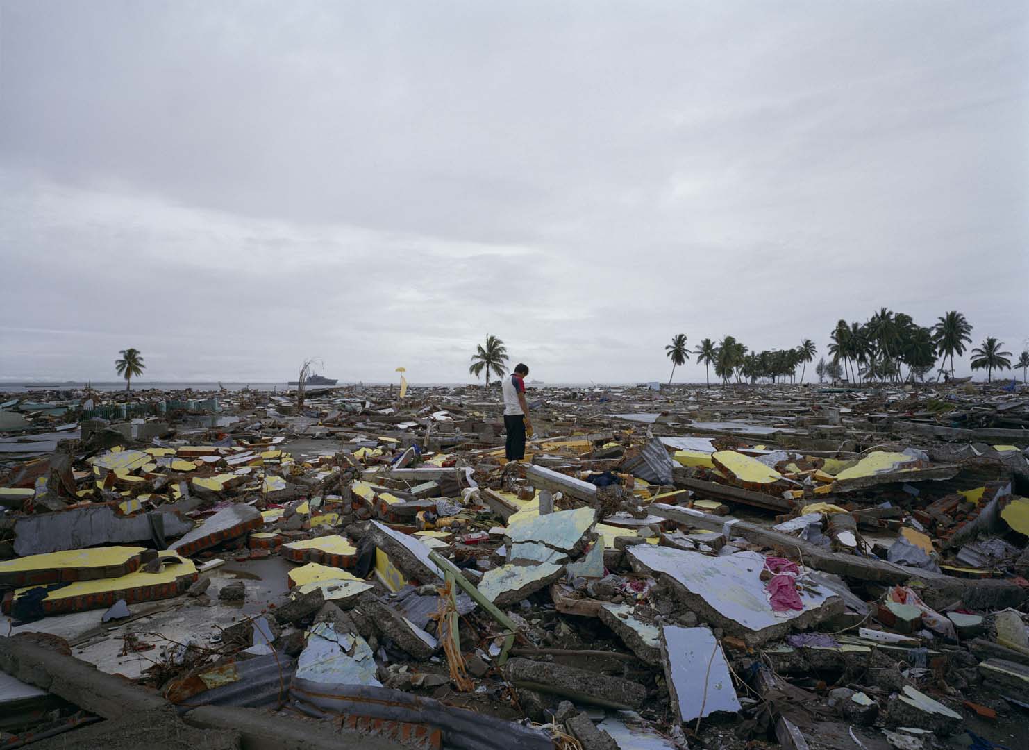 Luc Delahaye : -Prix Pictet 2012 - The Eye of Photography Magazine