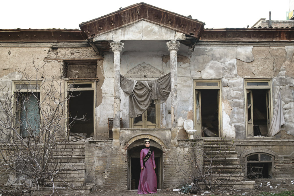 Contemporary Iranian Photography : Tahmineh Monzavi - The Eye of ...