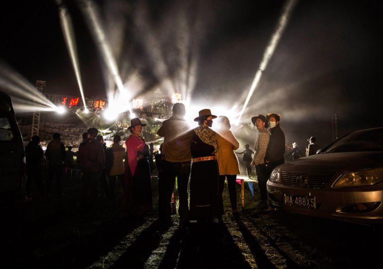 1st Prize People : Kevin Frayer - The Eye of Photography Magazine