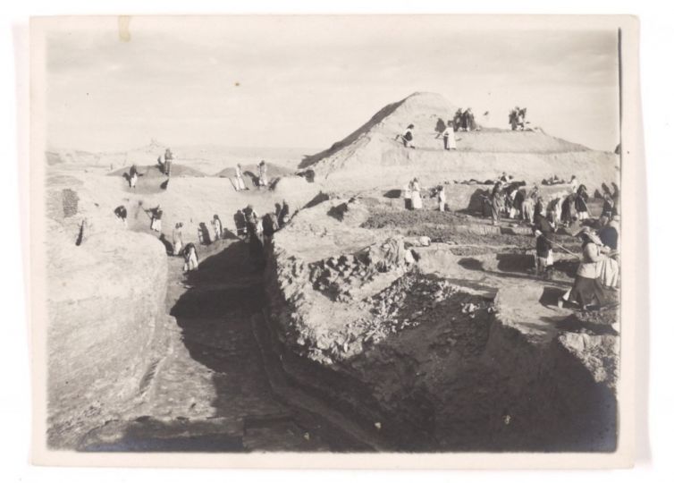 Irak, 1930 - Excavating Telloh or The Revelation of Sumer - The Eye of ...