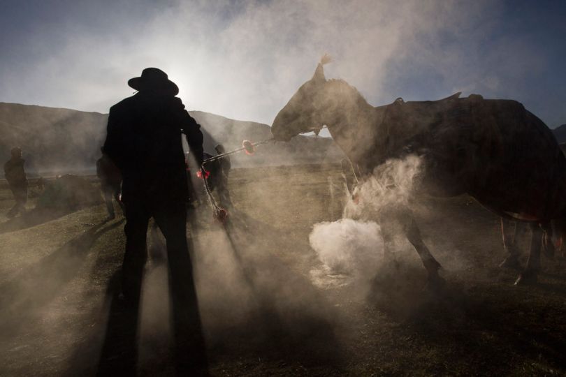 1st Prize People : Kevin Frayer - The Eye of Photography Magazine