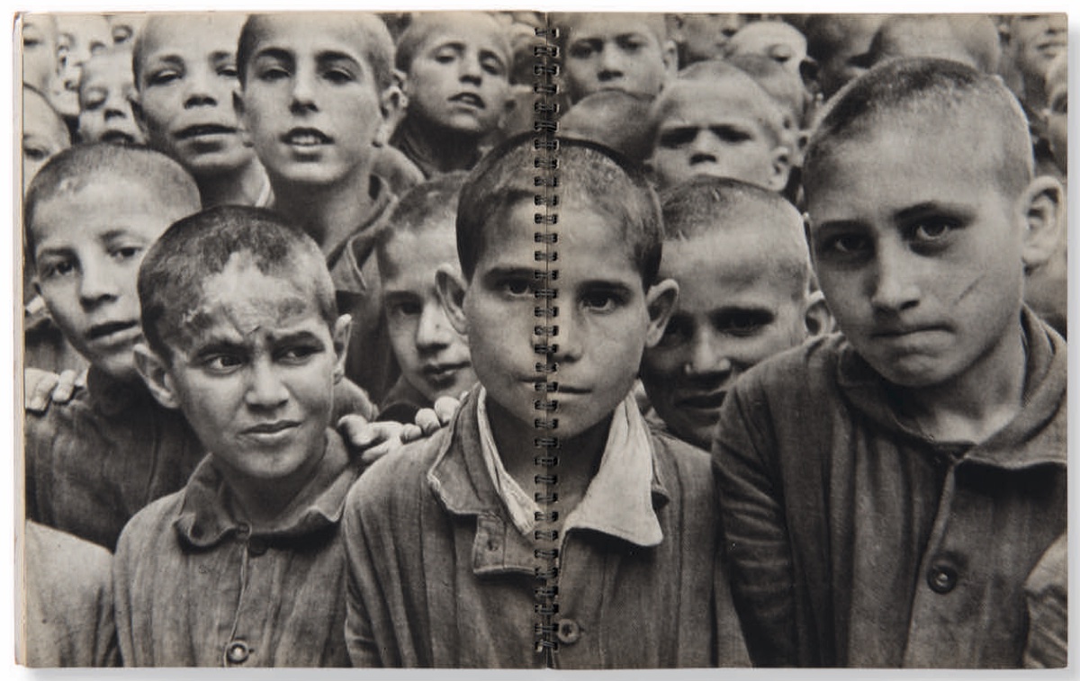 1000 iconic Magnum photobooks in one single book - The Eye of ...