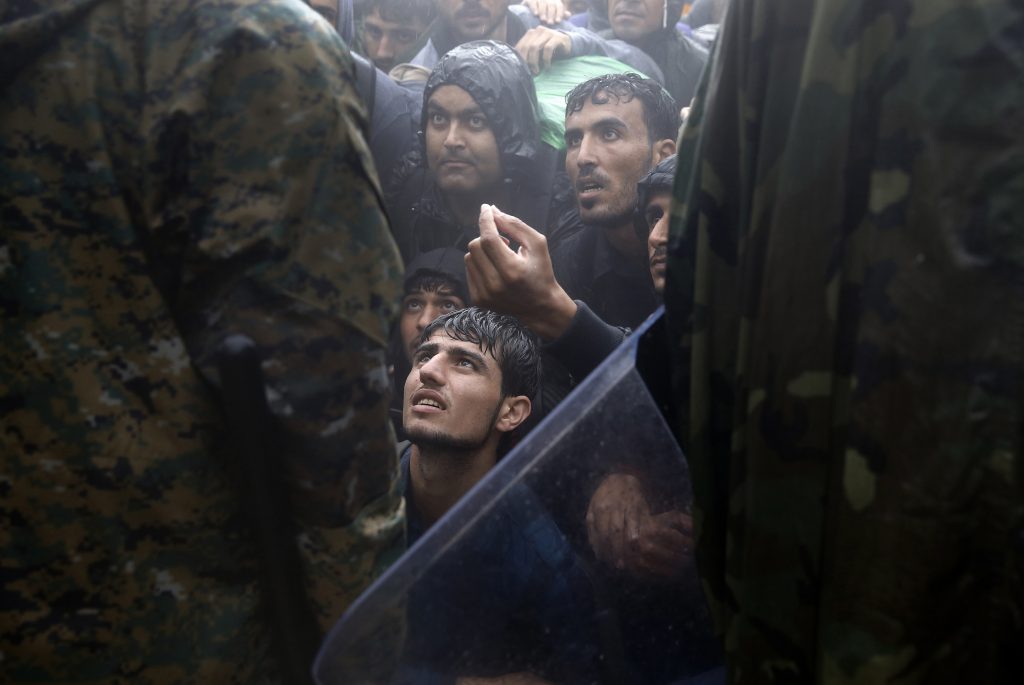 Yannis Behrakis, 2016 Bayeux-Calvados Prize Winner - The Eye of ...