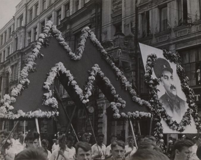 Alexander Rodchenko - Revolution in Photography - The Eye of ...