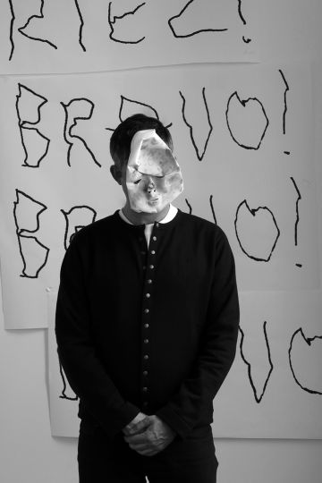 agnès b. … PHOTOGRAPHERS … ARTISTS AND THE SNAP CARDIGAN - The Eye of ...