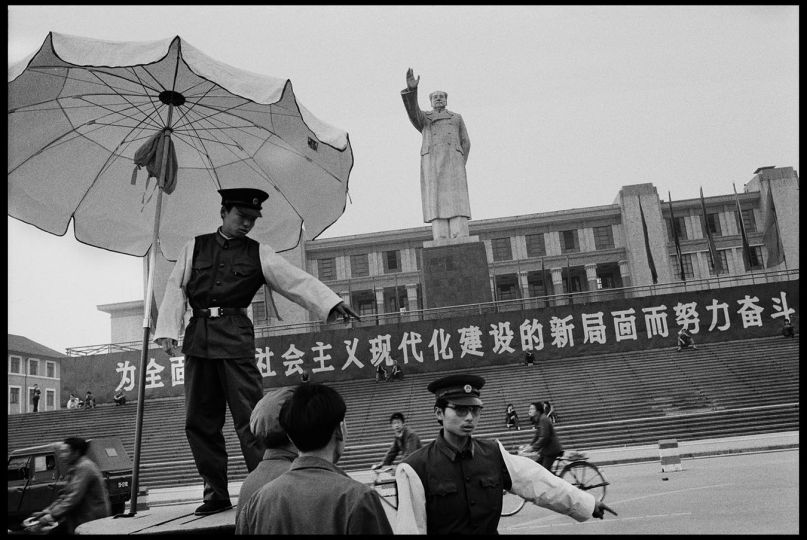 Guy Le Querrec’s Chinese Gesture - The Eye of Photography Magazine