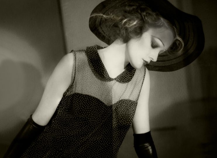 Lisa Powers : PhotoPoche series - The Eye of Photography Magazine