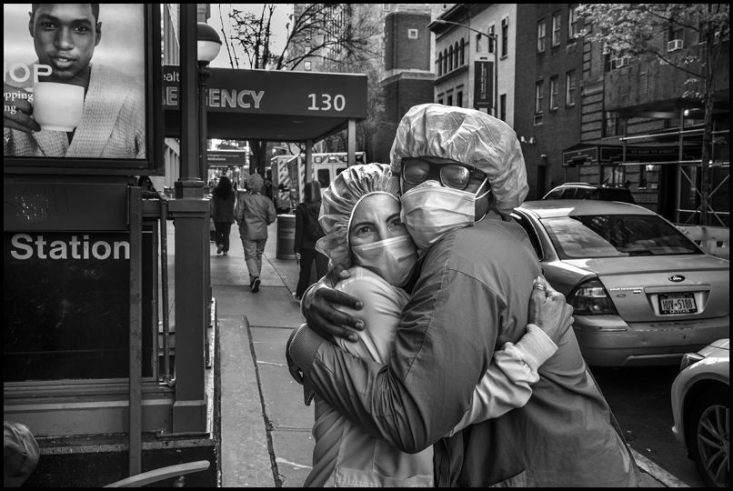 Peter Turnley : A New York-Paris Visual Diary - The Human Face of Covid ...