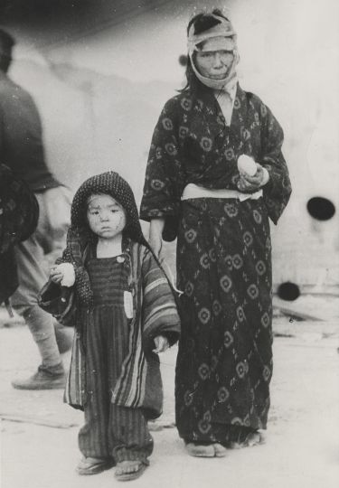 Daniel Blau : X-Ray Japan 1945 - L'Œil de la Photographie Magazine