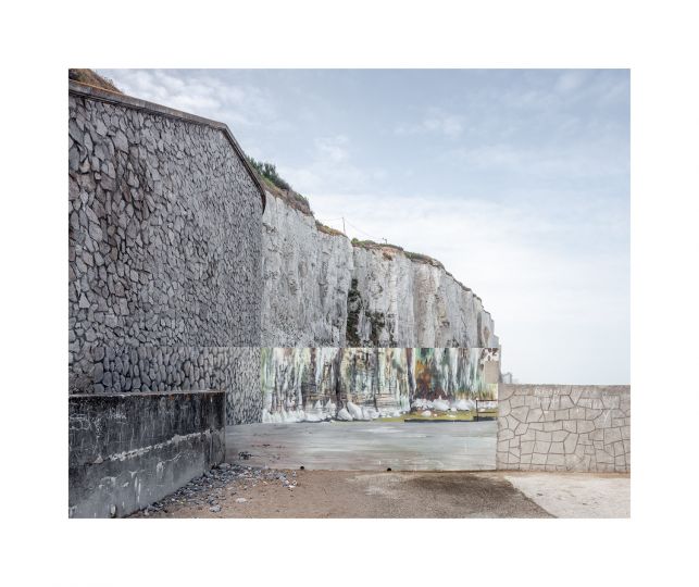 Borderline : Alienating landscapes in Musée de la Photographie ...