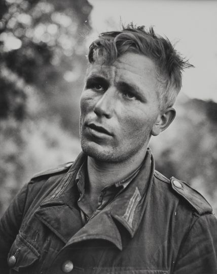 Photo London 2021 : Robert Capa : Close Enough : The Kogan Collection ...