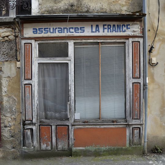 Franck Delautre : Orphan Shop Windows - The Eye of Photography Magazine