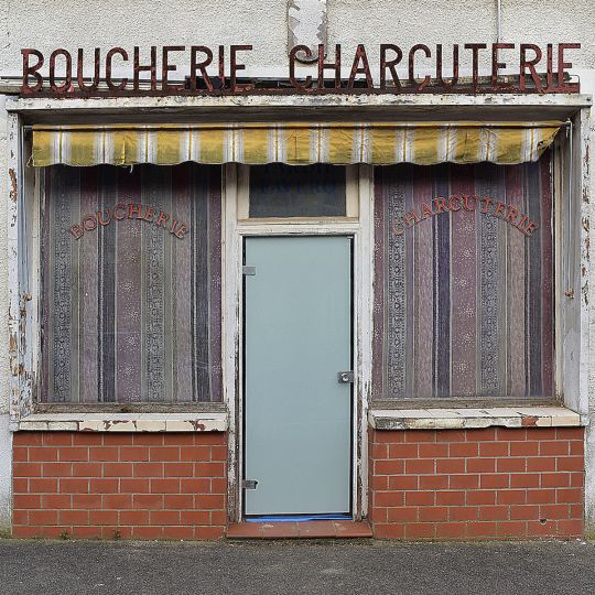 Franck Delautre : Orphan Shop Windows - The Eye of Photography Magazine