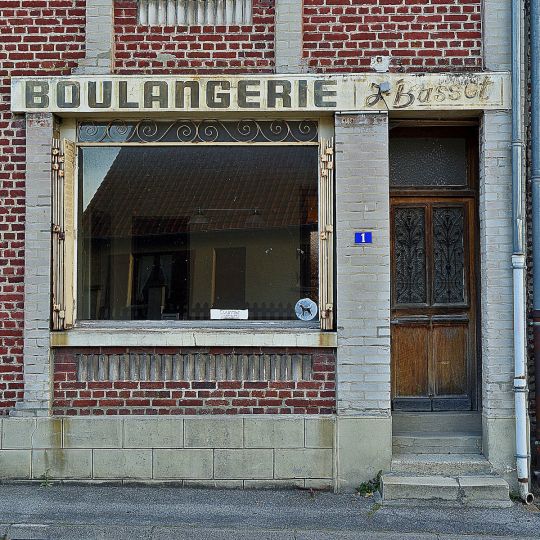 Franck Delautre : Orphan Shop Windows - The Eye of Photography Magazine