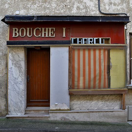 Franck Delautre : Orphan Shop Windows - The Eye of Photography Magazine