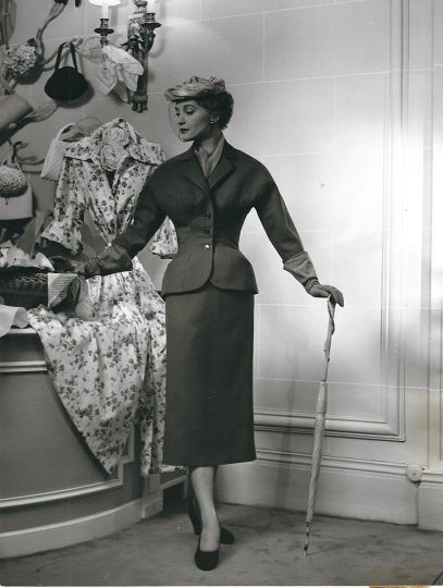 in focusgalerie : Willy Maywald : Paris – Haute Couture of the Fifties ...