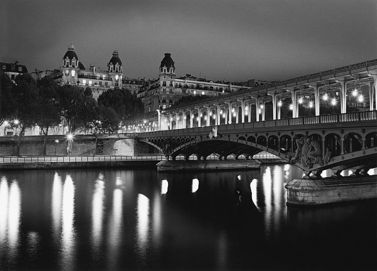Hôtel de Ville de Paris : Gary Zuercher : Paris lights up : The Bridges ...