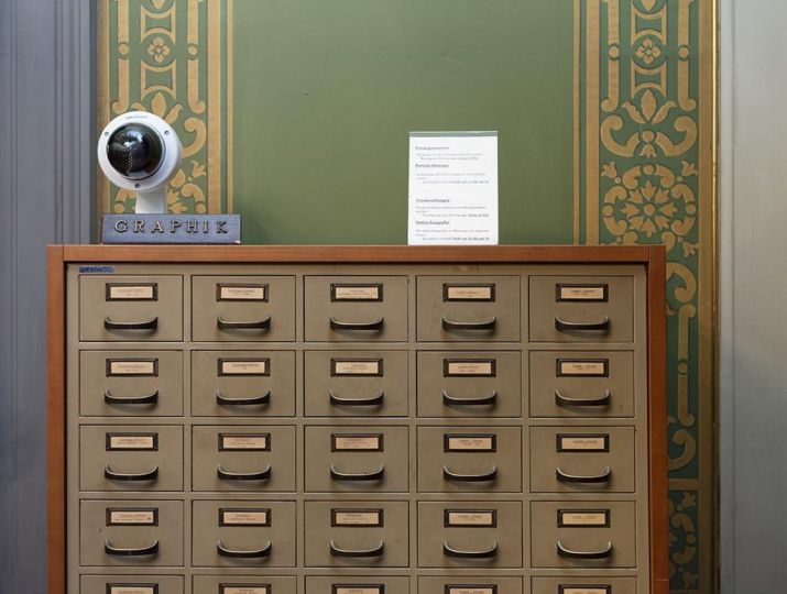 Deutsche Börse : Image Capital by Estelle Blaschke & Armin Linke - The ...