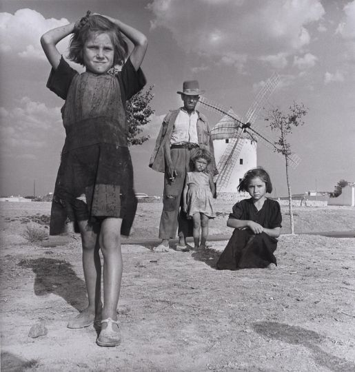 La Galerie Rouge : Humanist Photography - The Concerned Photographer ...